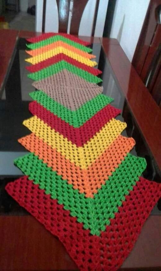 Trilhos de Mesa em Crochê: Receita Completa + Gráficos Exclusivos!