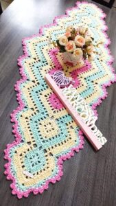 Trilhos de Mesa em Crochê: Receita Completa + Gráficos Exclusivos!