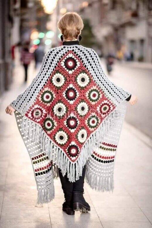 Ponchos de Crochê: 35 Modelos Lindos com Gráficos para Copiar