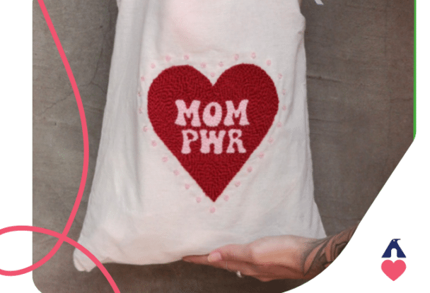 Bordado Russo: Ecobag Punch Needle – MOM PWR com Lã