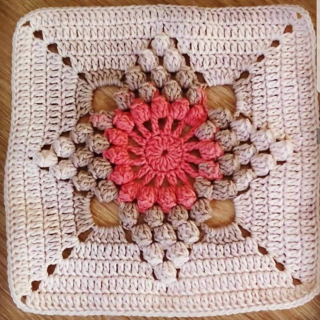 16 Squares de Crochê: A Magia dos Quadrados na Criação de Peças Únicas