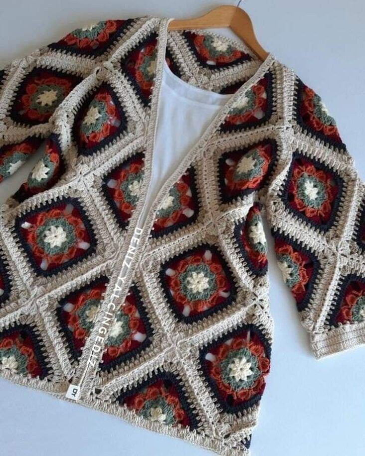 Casacos em Squares de Crochê: Versatilidade e Estilo