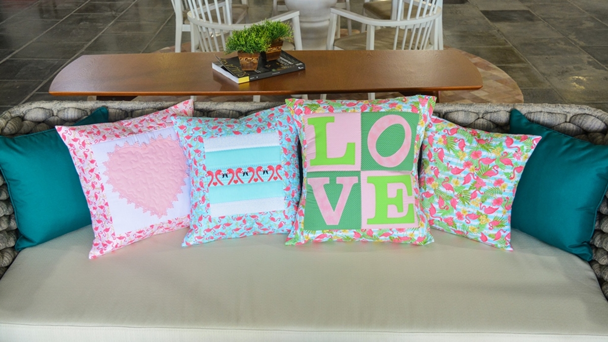Almofadas em Patchwork de Flamingos: Charme e Diversão!